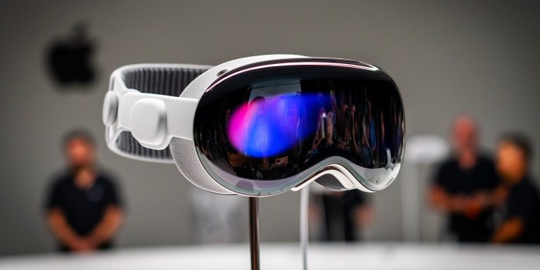 Apple Vision Pro Perluas Pilihan Aplikasi iOS : Ratusan Aplikasi Baru ...